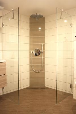 Walk-In Dusche Duschwand